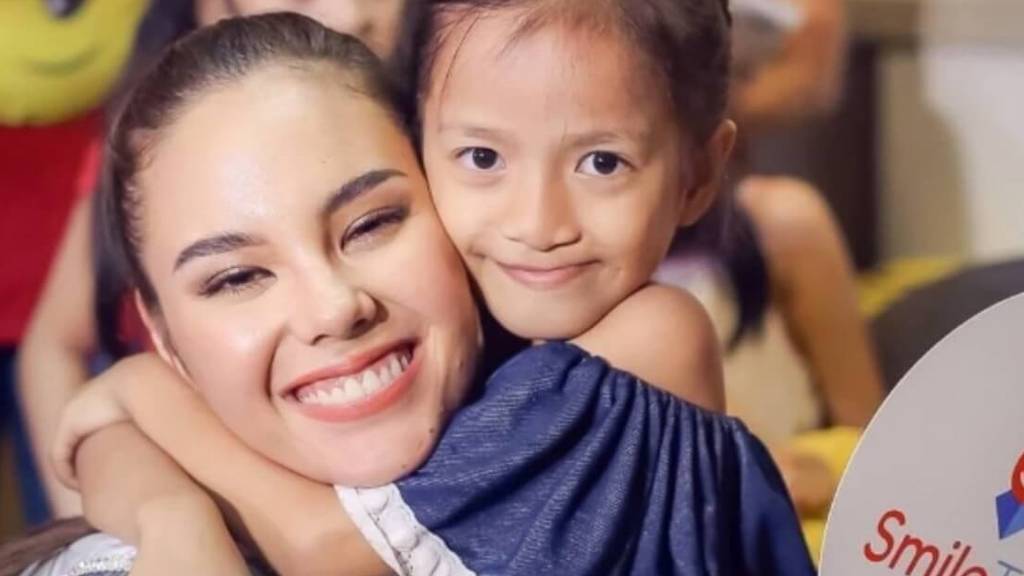 The Body Language of Smiling: Origin, Fake vs Real, Types Smiles